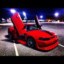 Ford: Mustang machi